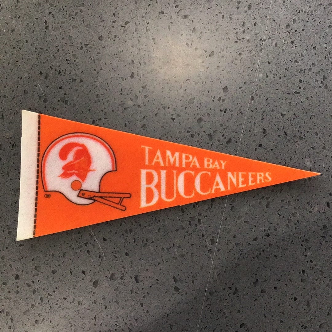Team Pennant Mini Vintage Football Tampa Bay Buccaneers – Overtime Sports